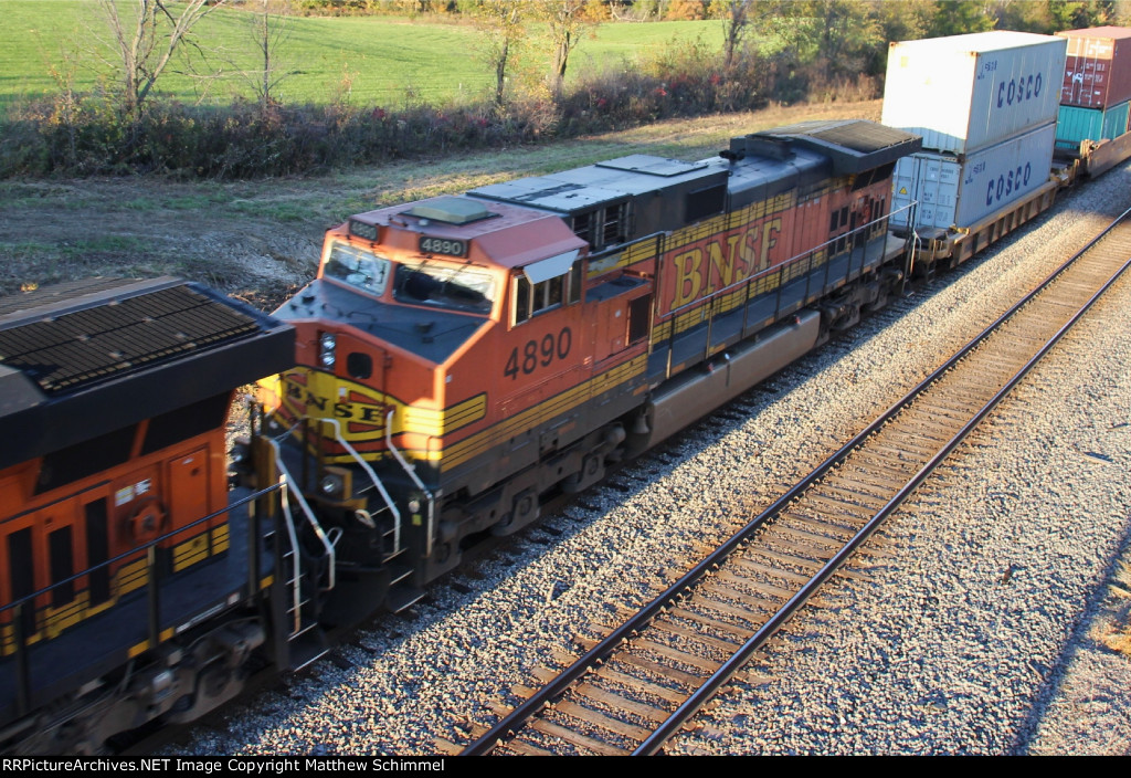 BNSF 4890
